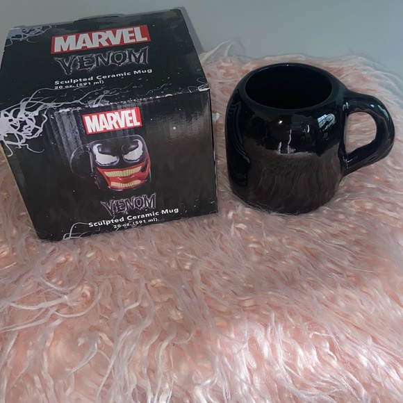 Marvel | Dining | Marvel 3d Venom Black Red White Sculpted 2oz Mug ...